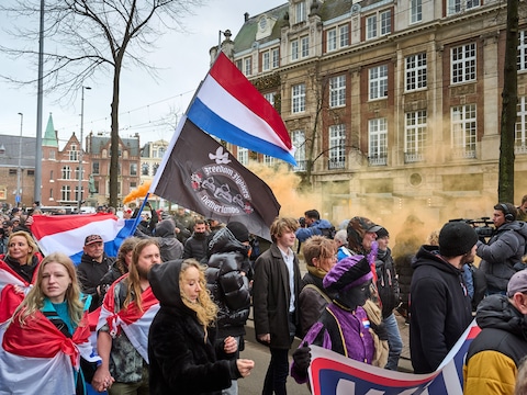Waarom krijgt Nieuwegein buikpijn van Nederlandse vlag in raadszaal ...