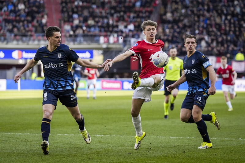 TERUGLEZEN | Heracles beleeft kansloze nederlaag tegen AZ en verliest ...