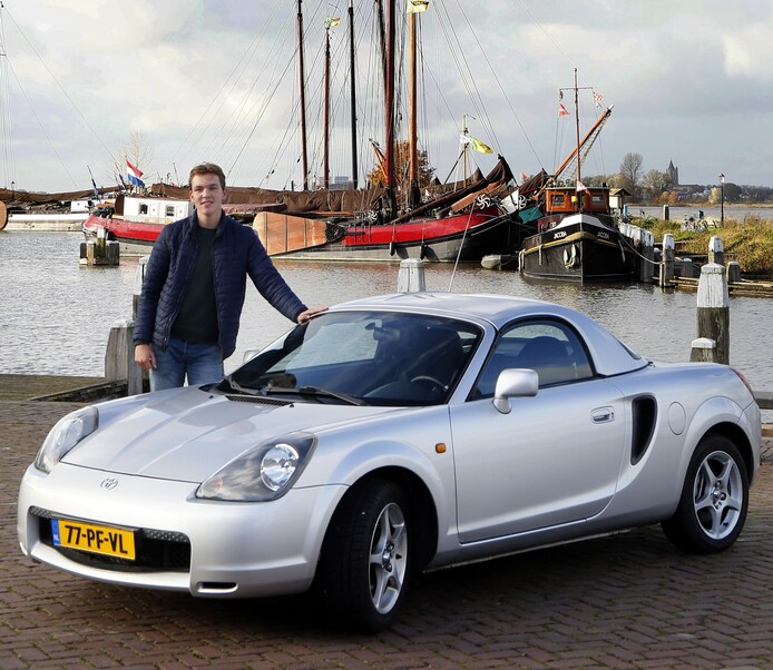 Randy (21) kon in coronatijd nergens heen, dus spaarde hij het geld voor zijn droombak bij ...