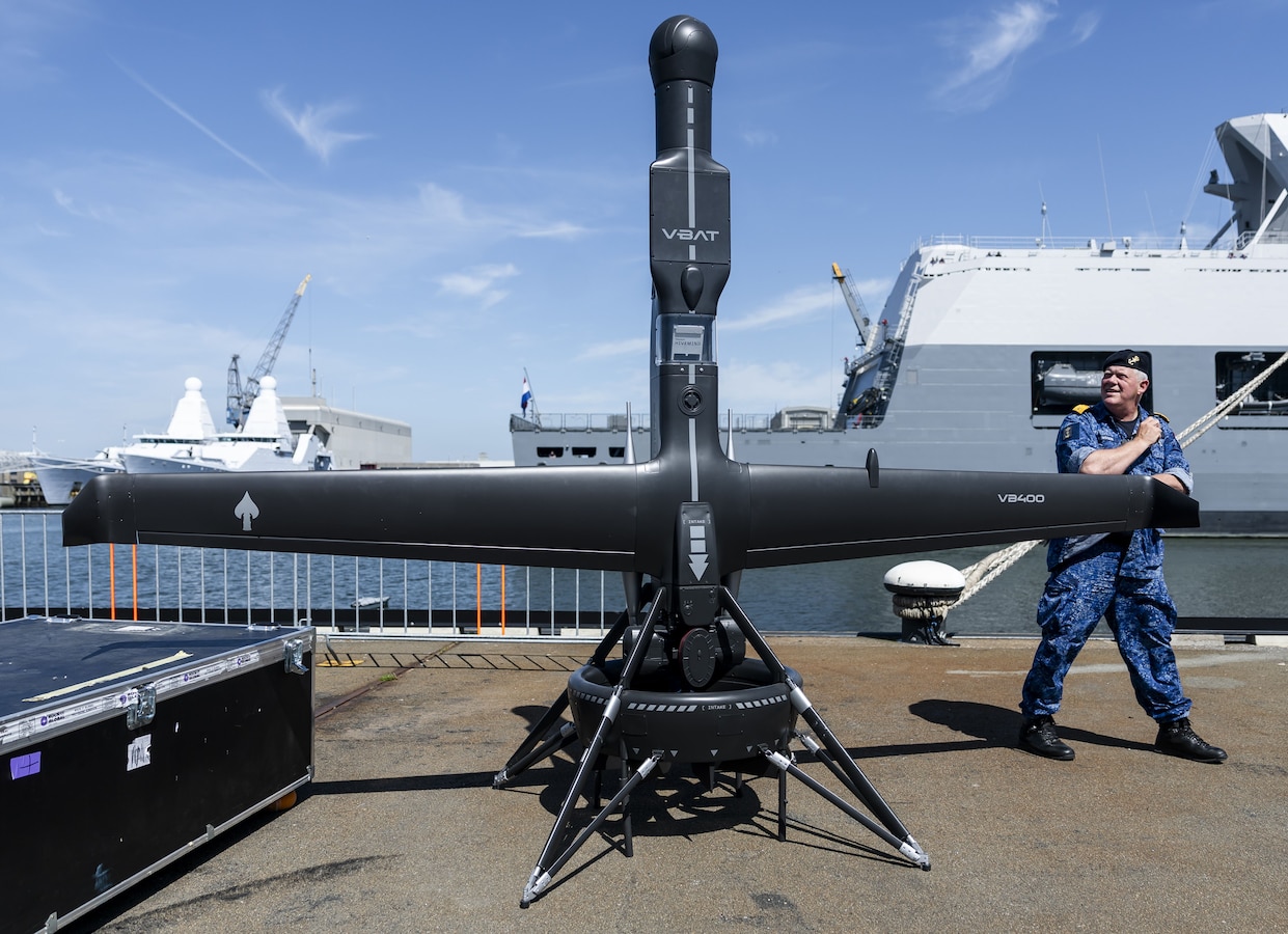 Droneaanval op Russisch schip opent ogen marine: sneller eigen armada ...