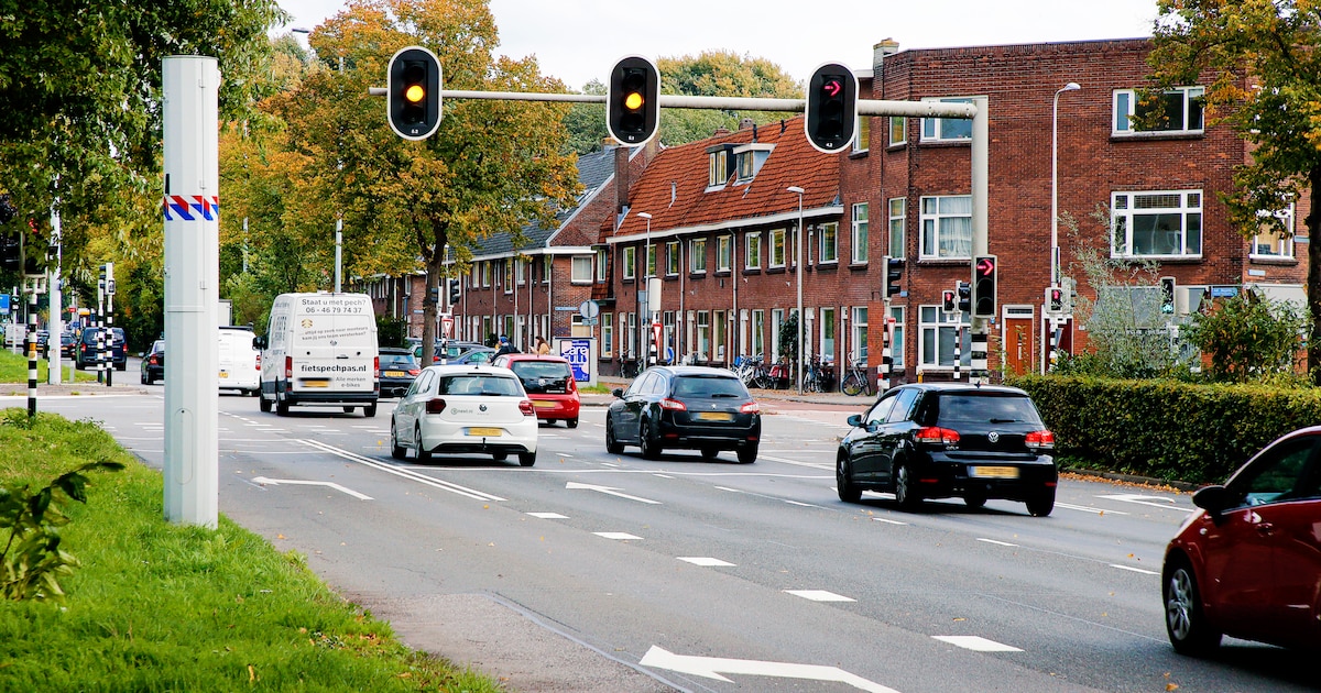 Opgelet: hier in Utrecht staan vanaf morgen twee nieuwe flitspalen ...