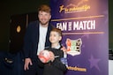 Ernstig zieke Mirac (8) mag met zijn voetbalhelden van NEC het veld ...