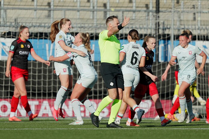 FC Twente neemt koppositie over van PSV dankzij 10-1 (!) winst: ‘Dit ...