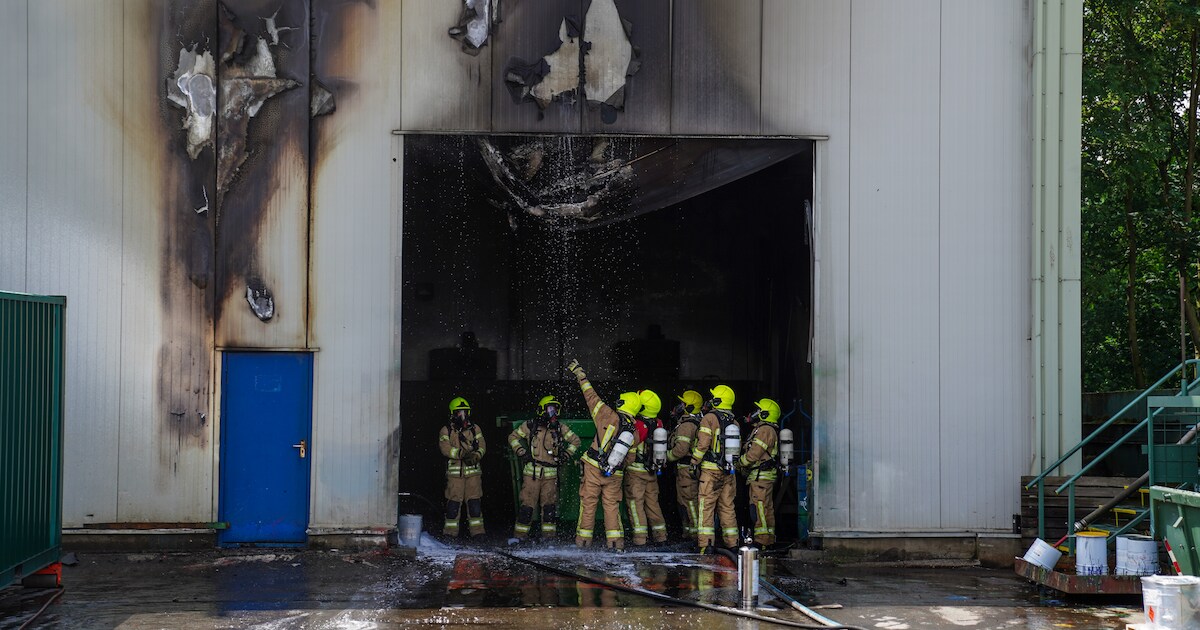Grote brand in spuiterij bij Domat in Schiedam | Waterweg | AD.nl