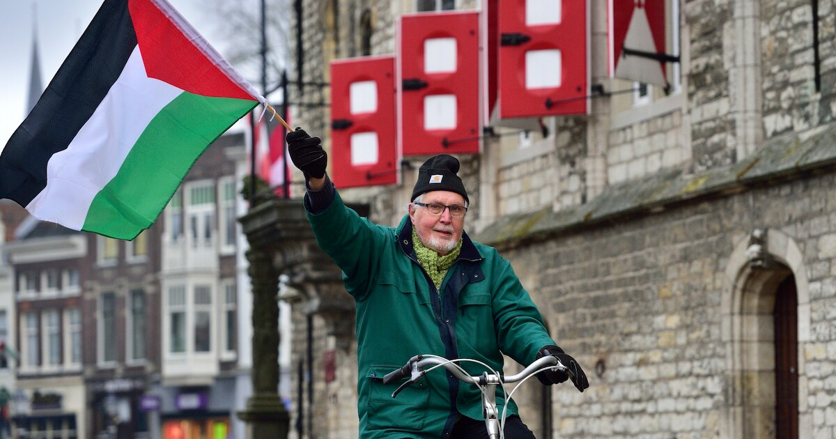 Wie is toch die man die dag na dag door Gouda fietst met de Palestijnse ...