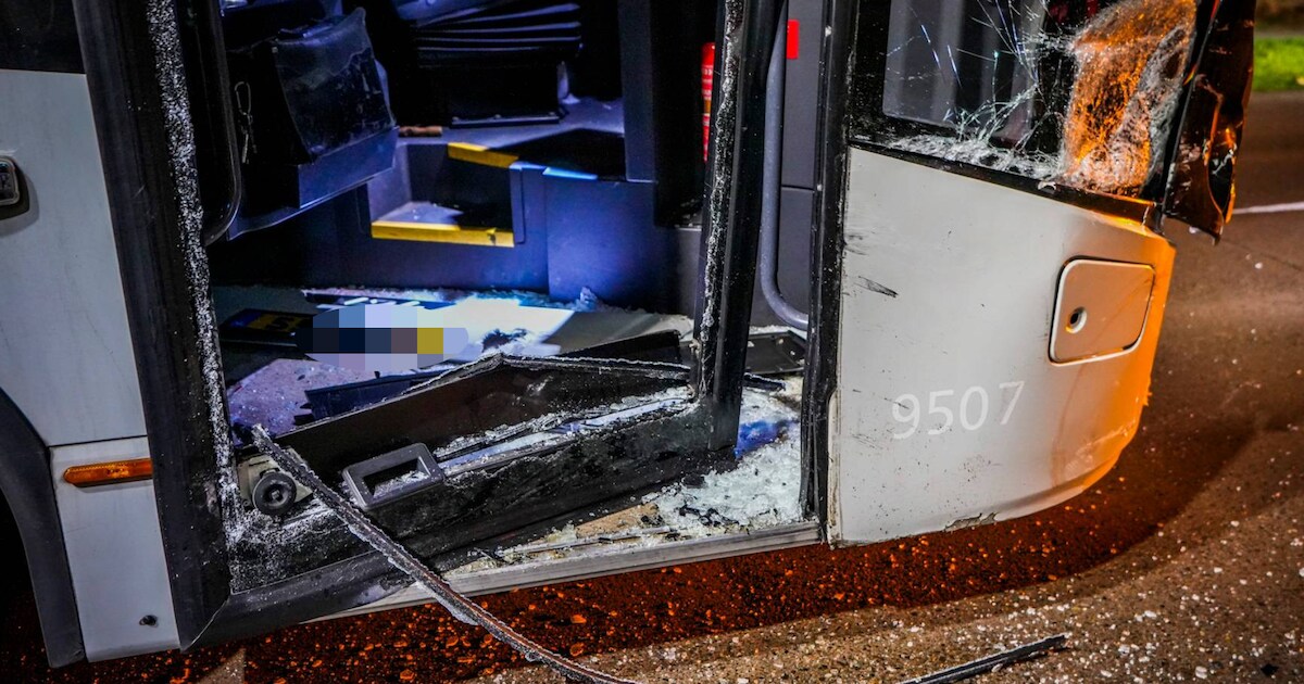 Man (67) en vrouw (68) gewond bij botsing met stadsbus in Eindhoven ...