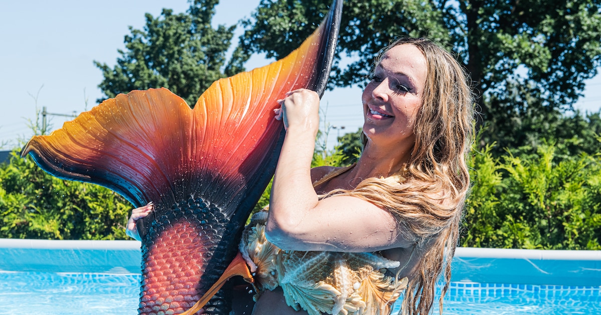 Vicky (32) is het gelukkigst als ze in haar zeemeerminnenpak in haar ...