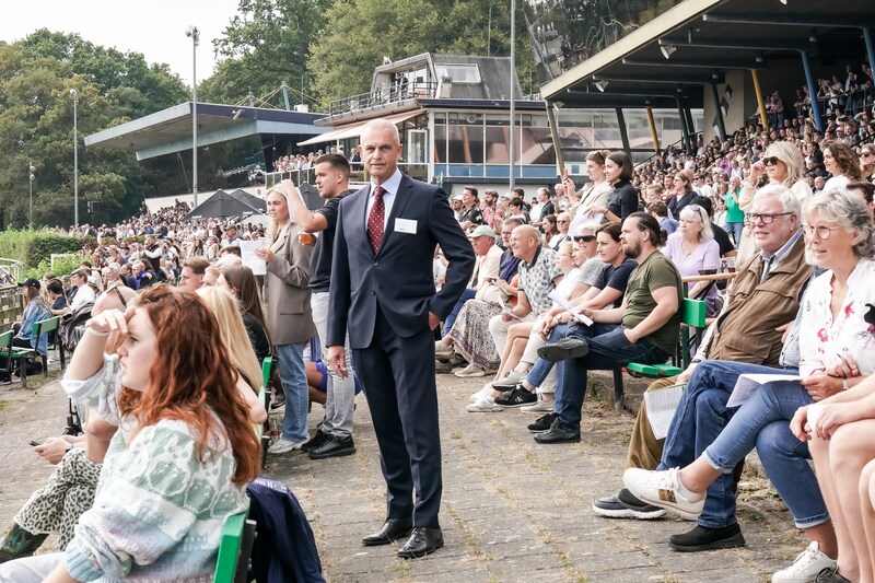 Amsterdamse stichting koopt iconische renbaan Duindigt | Regio | AD.nl