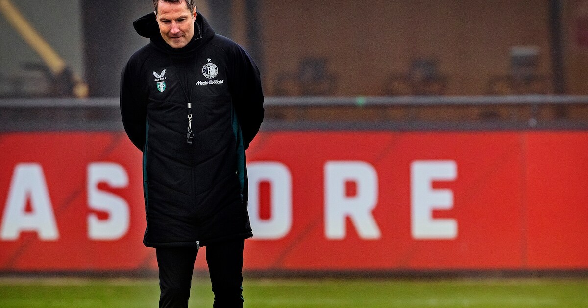 Brian Priske verkeert in zwaar weer bij Feyenoord: ‘Liever hier dan bij een club met een laag ...