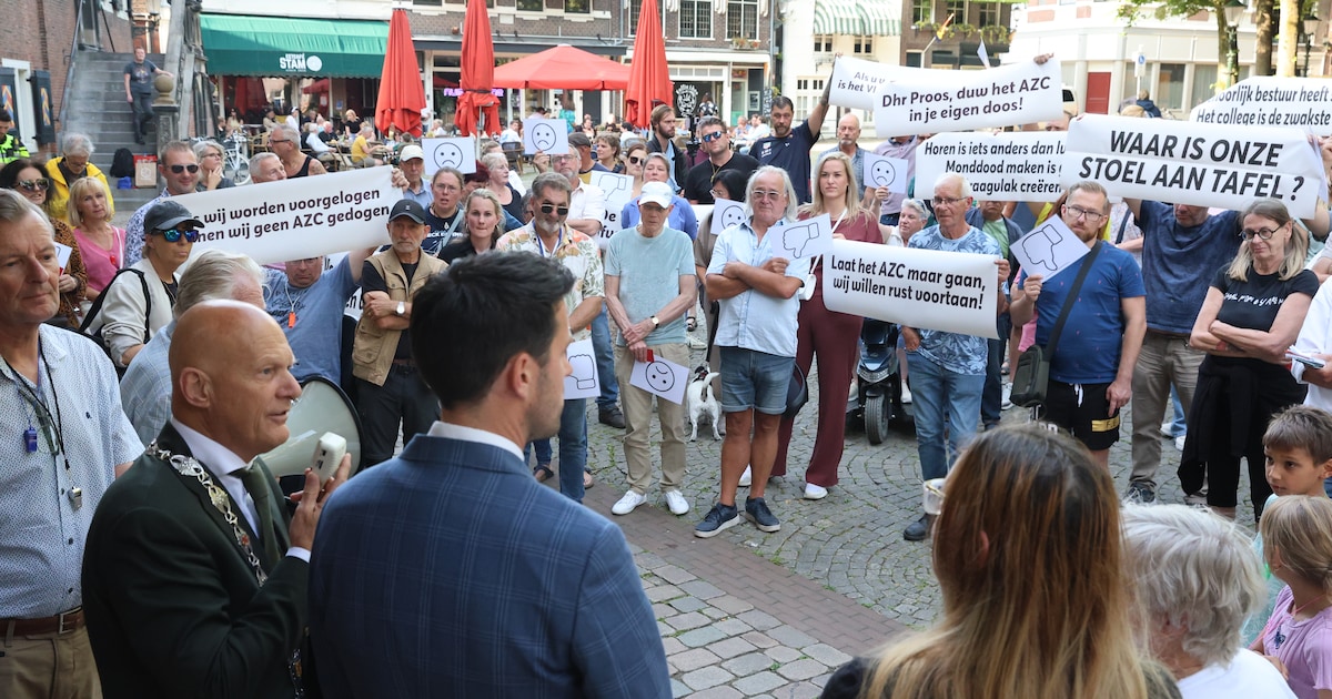 Protest tegen azc’s groeit in de Rotterdamse regio: ‘Bestuurders aan ...
