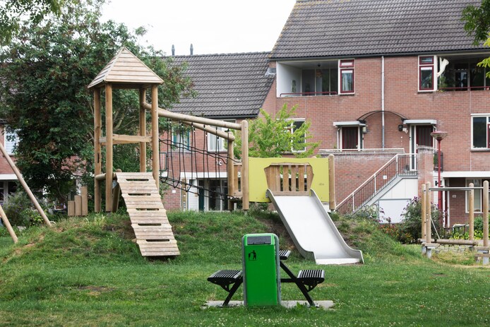 Crisisdienst komt langs, maar zelfde avond steekt David de R. 7-jarig ...