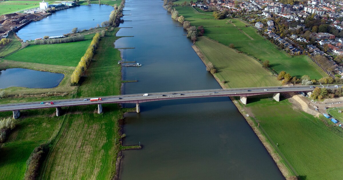 Buren maakt zich zorgen om stilstand Rijnbrug | Buren | AD.nl