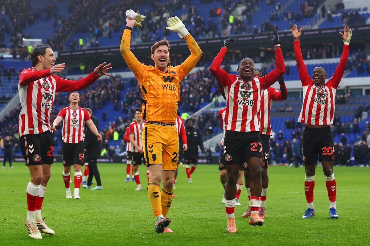 ‘ROOOEEEFS!’, bulderen duizenden fans: stuntploeg Sunderland omarmt ...