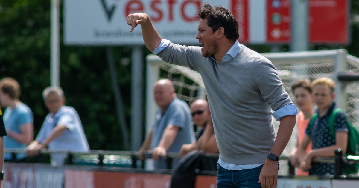 Mark Bakker gaat voor herkenbare speelstijl bij Hoogland: ‘Voetbal is ook vermaak’ | Amersfoort ...