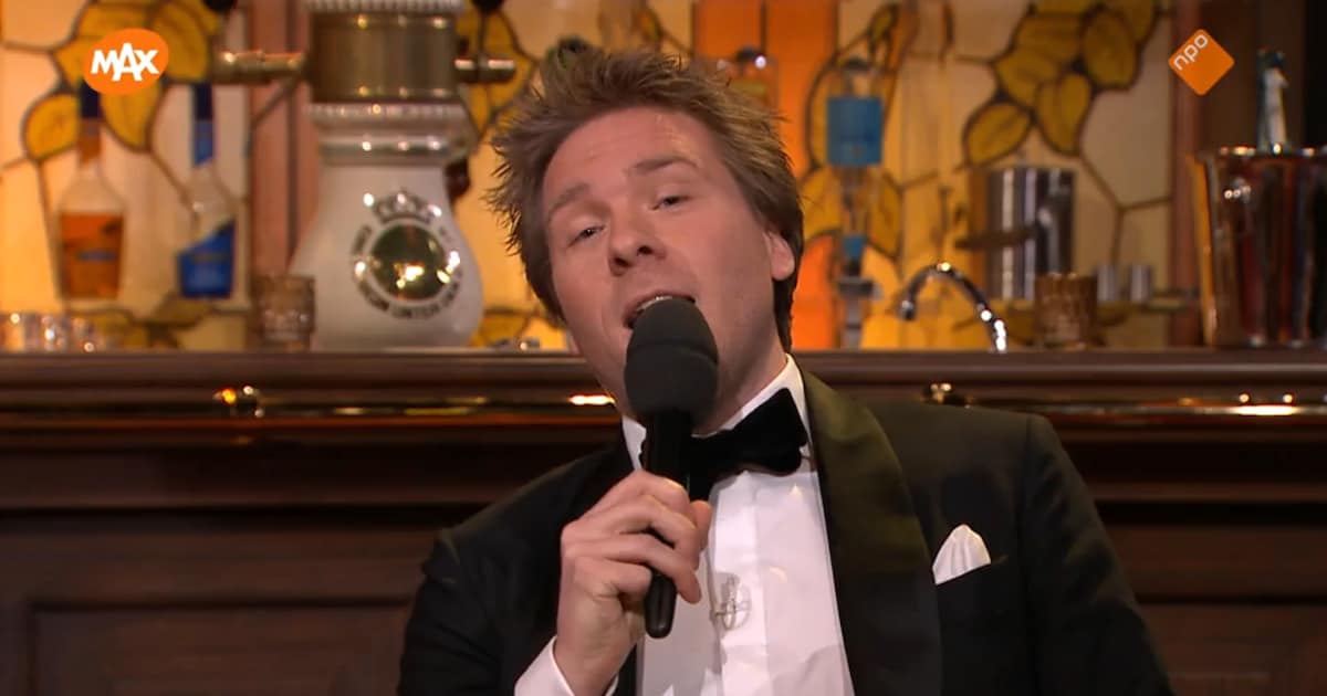 Zien: Sjoerd van Ramshorst maakt zangdebuut in Met het mes op tafel ...