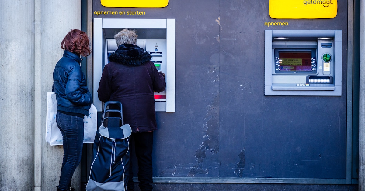 Contant geld op z’n retour? Geldmaat opent juist speciale winkel: ‘Meer ...