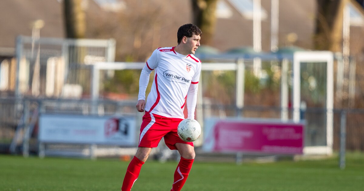 Menno de Jong ruilt de handschoenen in voor voetbalschoenen: ‘Dat past ...