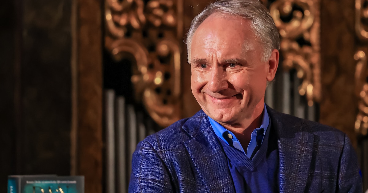 Schrijver Dan Brown verloofd met Nederlandse paardentrainer Judith ...