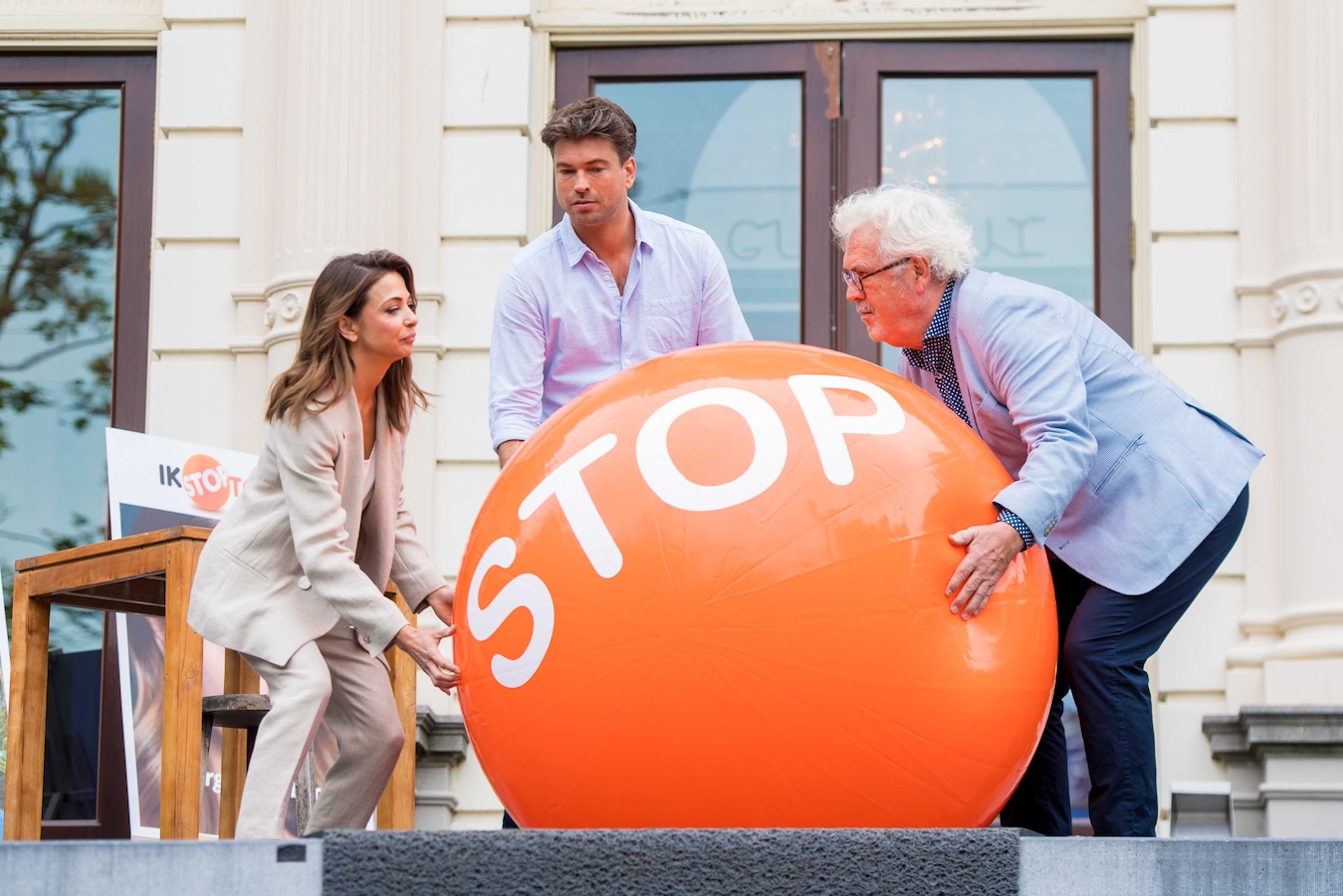 Natasja rookt 50 sigaretten per dag en wordt voor Stoptober ‘opgesloten ...