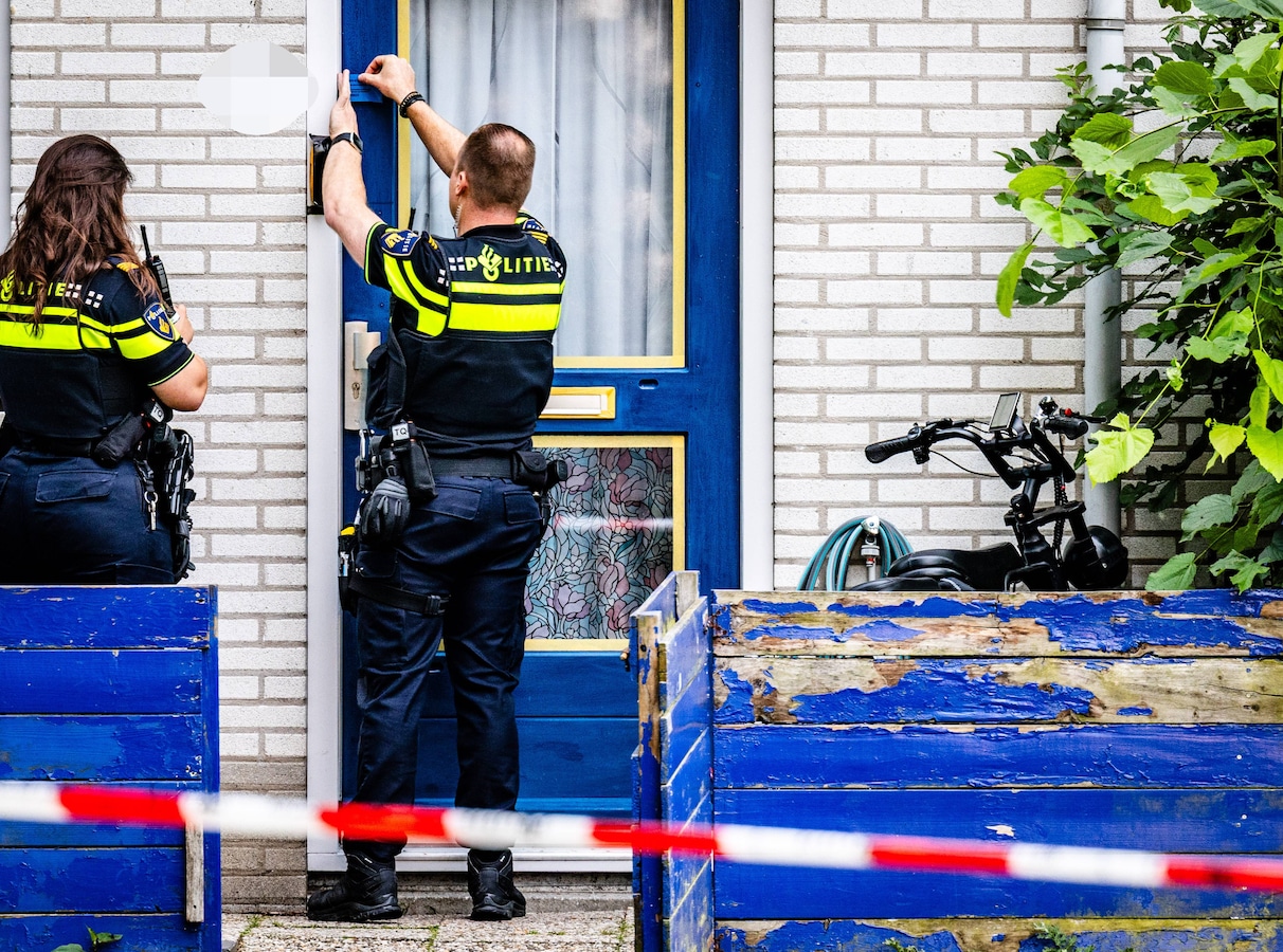 Man (21) zwaargewond na steekpartij in woning Zwijndrecht, politie ...