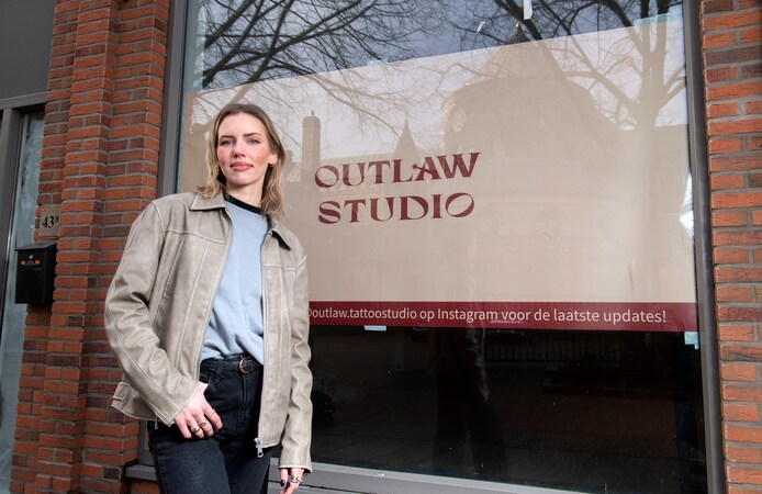Emma (27) gooit het roer om en begint tattooshop in Enschede | Enschede ...