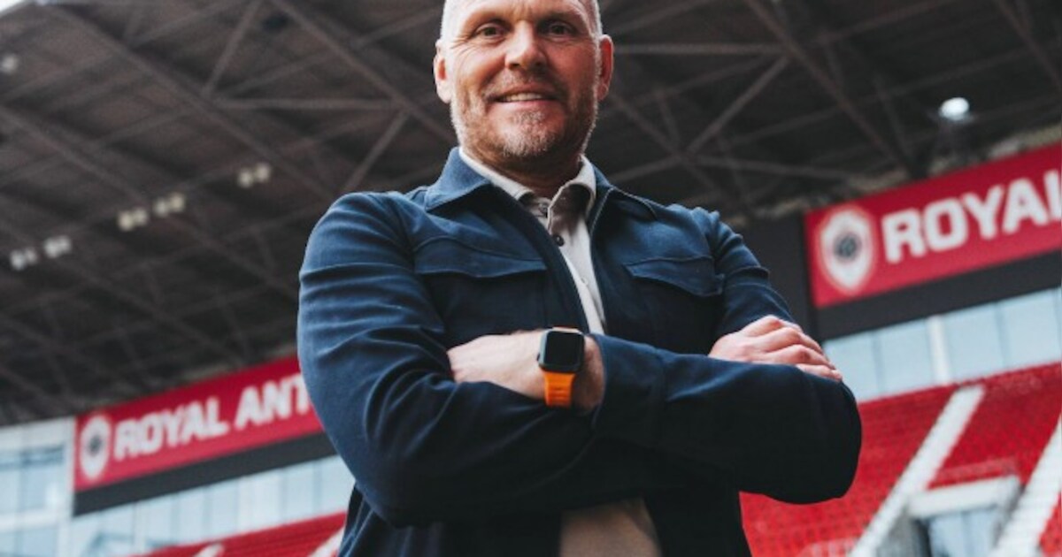 Bij FC Twente ontslagen Joseph Oosting nieuwe trainer Antwerp, Nicky ...