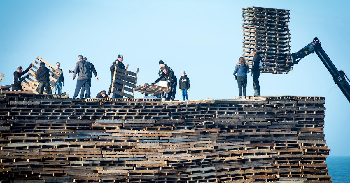Pallets stapelen als bezigheidstherapie | Den Haag | AD.nl