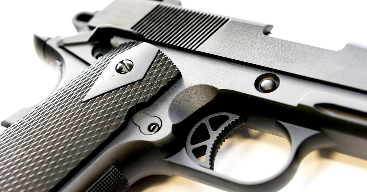 Strandje Numansdorp populair voor illegale activiteiten | Rotterdam | AD.nl