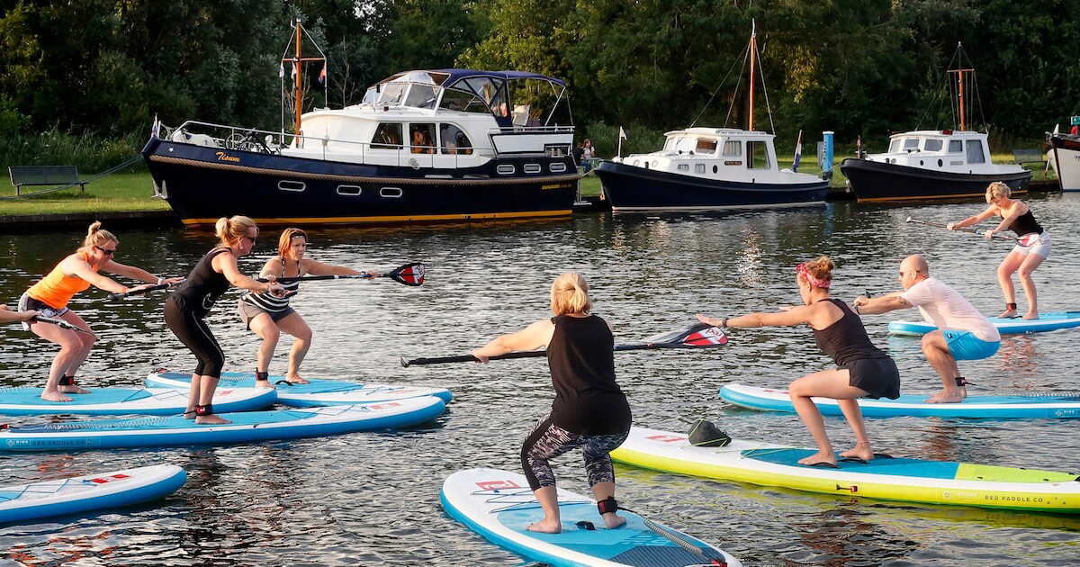 Pilates op de Linge, even één zijn met de natuur | Rivierenland | AD.nl