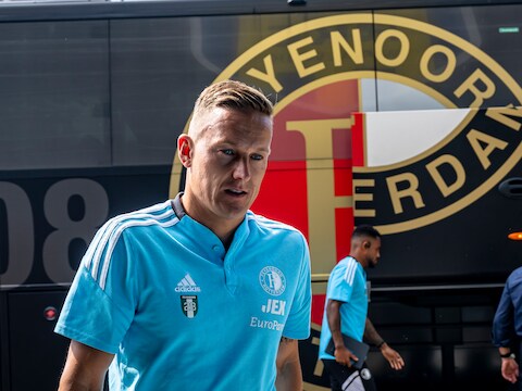 Feyenoord zwaait Jens Toornstra uit met indrukwekkende ‘tifo’: ‘Geen ...