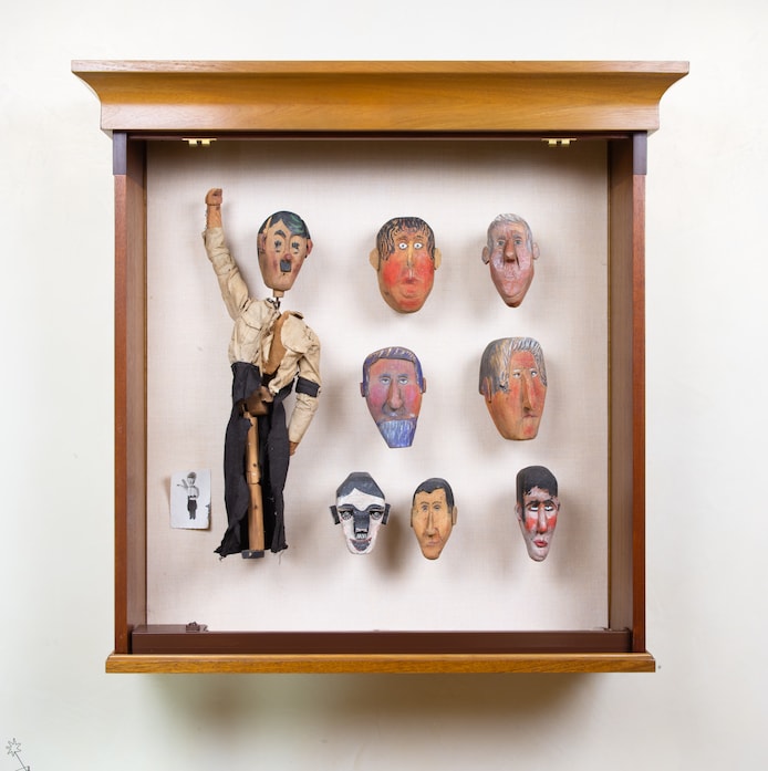 Ouders van Yoda-acteur Frank Oz begroeven houten Hitler-pop tijdens ...