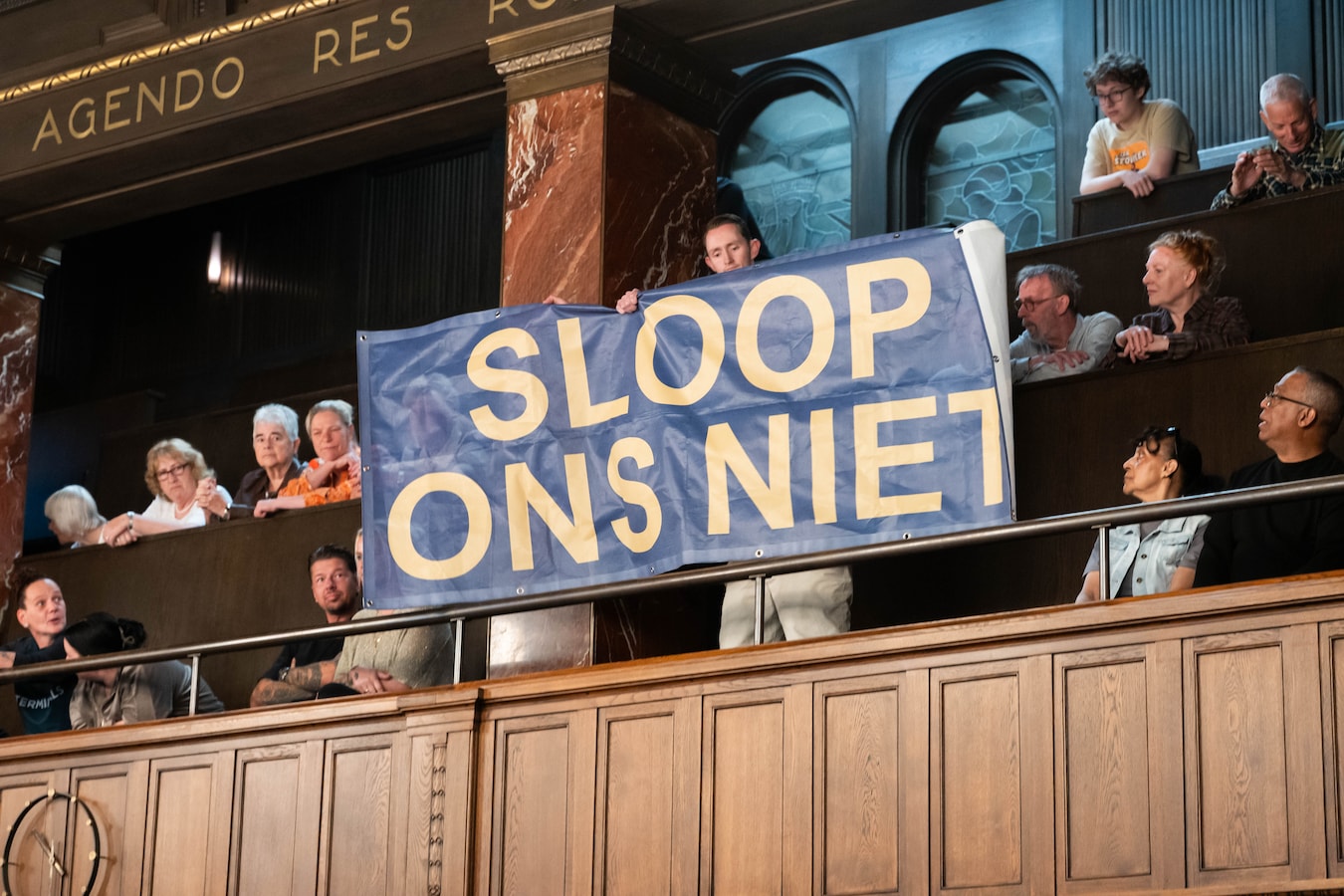 Rotterdam schrapt deel sloopplannen Sportdorp na protest: geen 100 maar ...