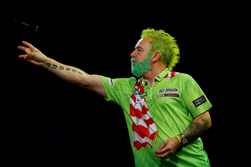 Noa-Lynn van Leuven uitgeschakeld op WK darts door ‘Grinch’ Peter ...