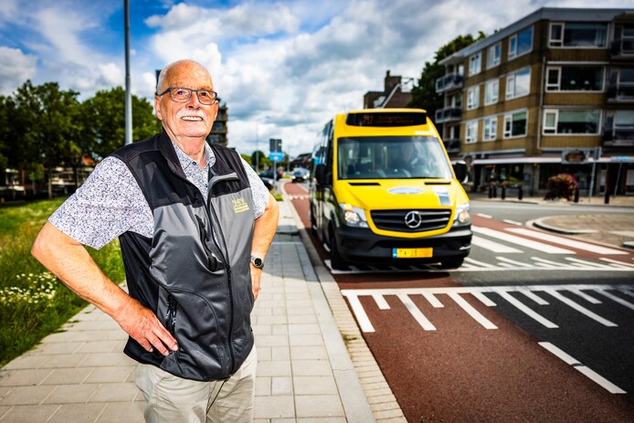 Verkeersdrempels dreigen buurtbus lam te leggen: ‘Je wilt niet dat een ...