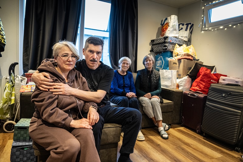Olga en Sergej moeten het land uit, terug naar Oekraïne, terwijl hun ...