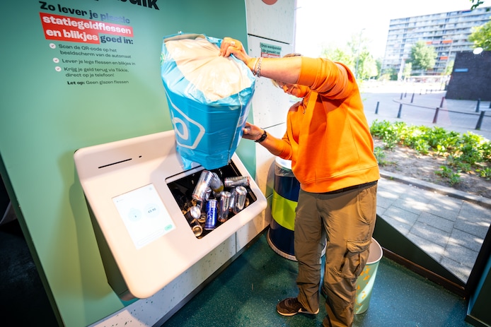 Al één miljoen flesjes en blikjes ingeleverd bij unieke ...