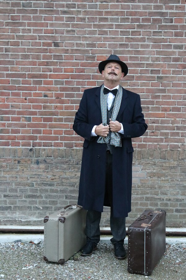 Hoe toneelspeler Tom uit Vlissingen in een uitdagende rol kruipt ...