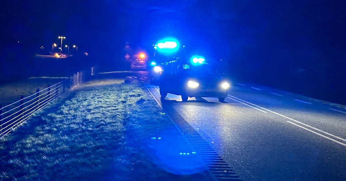 Auto botst op voetganger op N-weg tussen Walibi en Harderwijk | Dronten ...