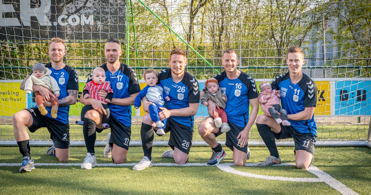 Babyboom bij voetballers Urk, vijf baby’s in half seizoen: ‘Niets met ...