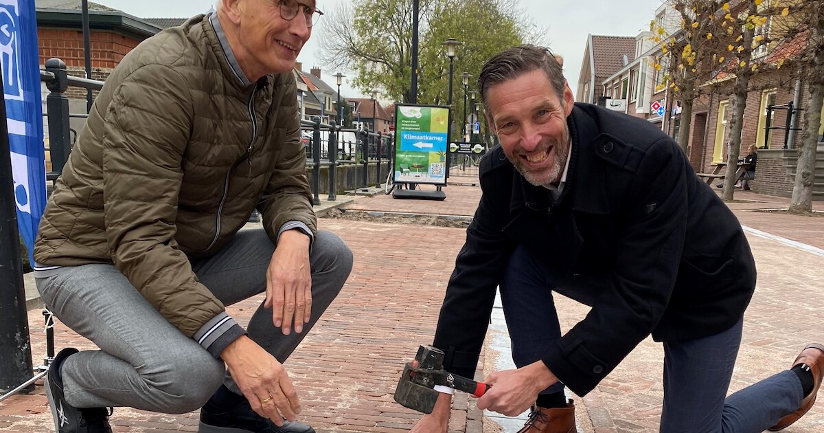 Nijkerk vraagt met bijzondere stoeptegels aandacht voor plastic soep ...