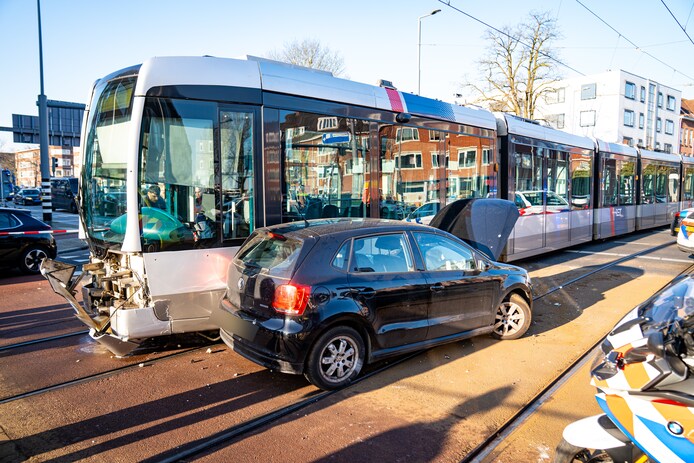 RET reageert geschokt na ongeluk met trambestuurder onder invloed van ...