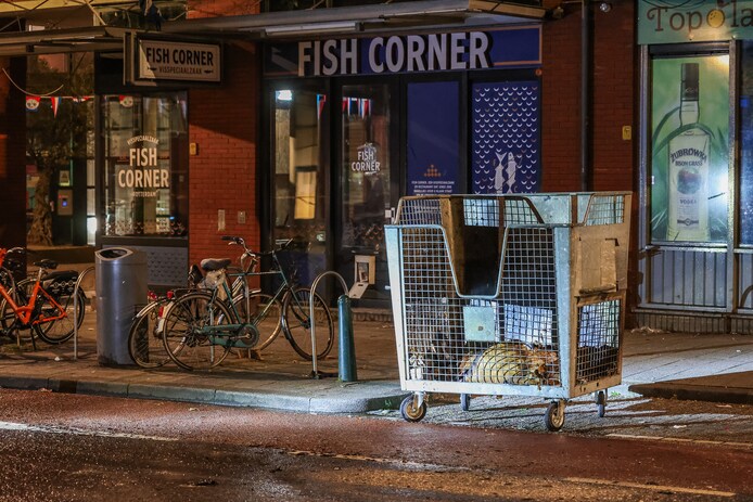 Viswinkel voor tweede keer in 24 uur doelwit van aanslag: zaak mag voorlopig niet open ...