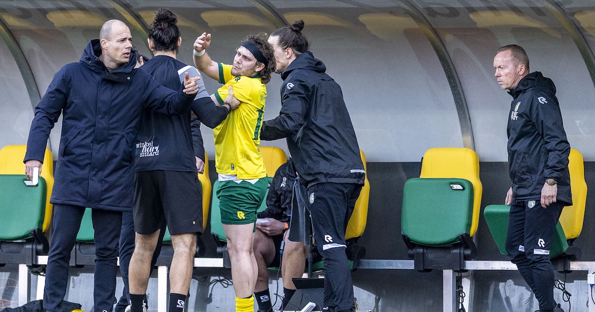 Fortuna-trainer Danny Buijs boos op VAR na charge op Alen Halilovic ...