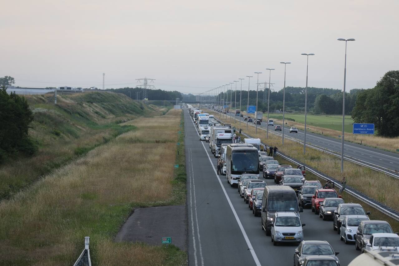 Ongeluk op A50 tussen Zwolle en Apeldoorn zorgt voor flinke vertraging ...