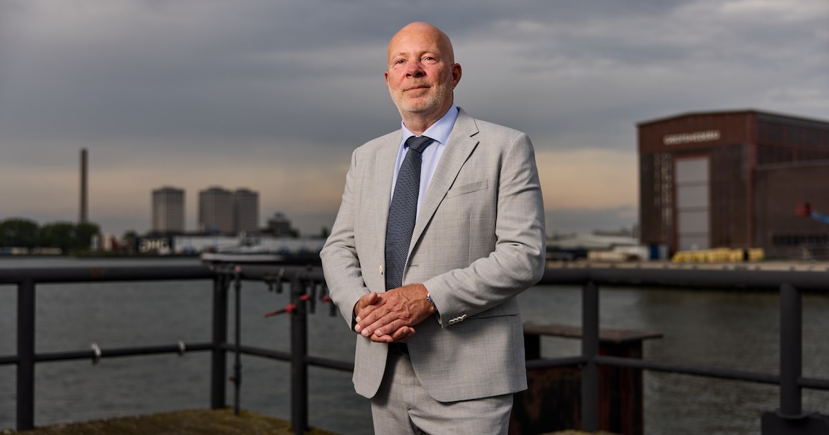 Rotterdamse wethouder Robert Simons vertrekt naar Maassluis | Regio | AD.nl