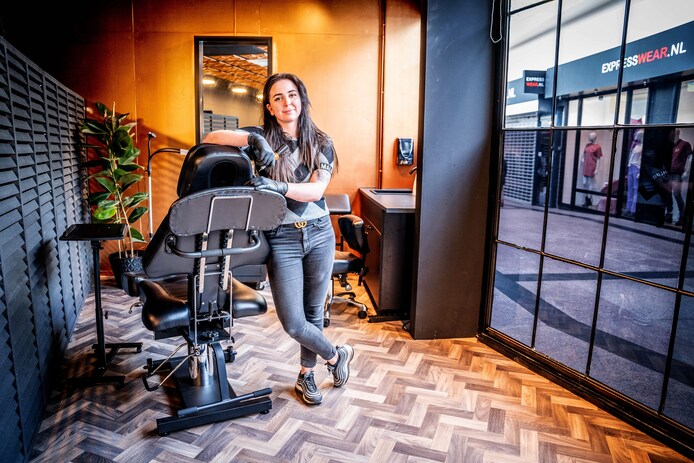 Cindel (24) opent eigen tattoostudio: 'Vrouwen moeten zich hier veilig ...