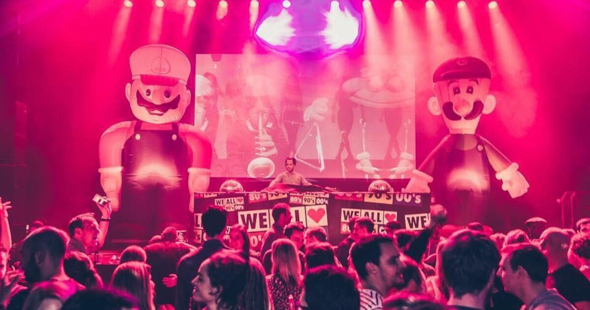 Ray betaalde Afrojack 25 euro voor een showtje, nu gaat hij de disco ...