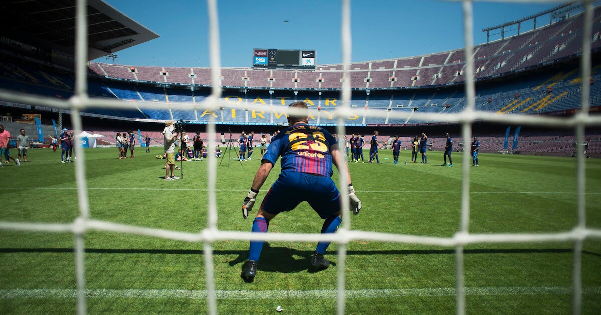 Zeeuwse doelman mag trainen in Camp Nou en filmt met GoPro | Sport | AD.nl