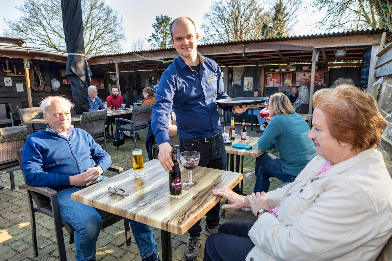 De vroegkampeerder valt met zijn neus in de boter, maar een warme ...