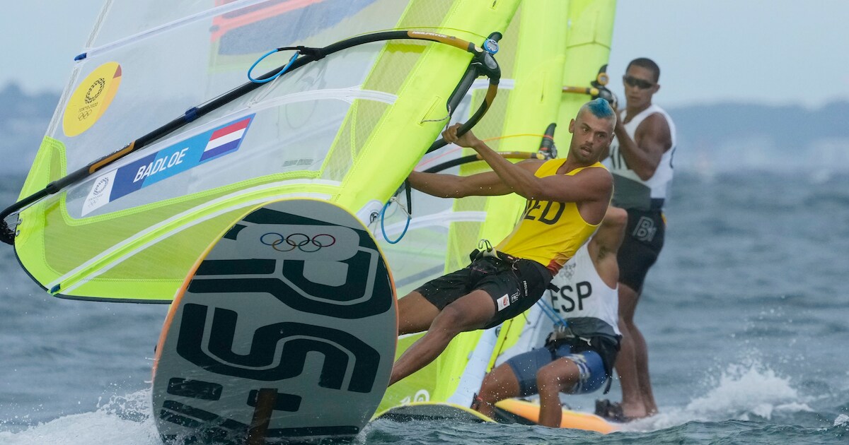 Sensatie op de surfplank: Kiran Badloe kent geen genade en wint goud ‘op zijn Dorians ...